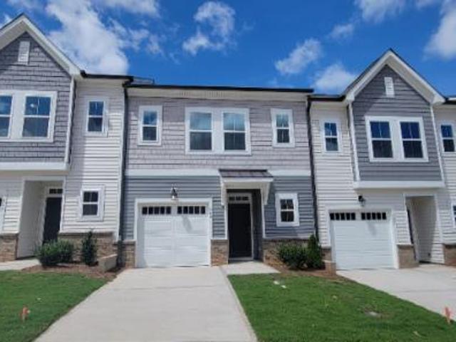 3 Br, 3 bath, Townhouse/Brownstone/RowHouse 804 Oak Center Dr