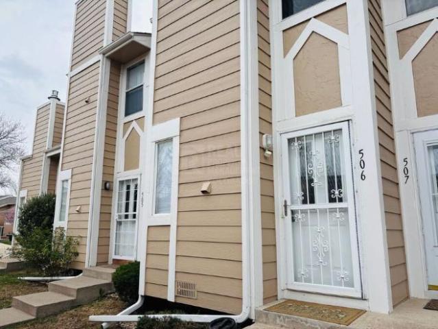 3 Br, 3 bath, Townhouse/Brownstone/RowHouse 8134 N Gray Ct