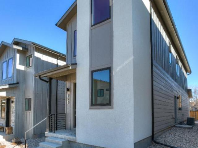 3 Br, 3 bath, Townhouse/Brownstone/RowHouse 829 Cherokee Drive
