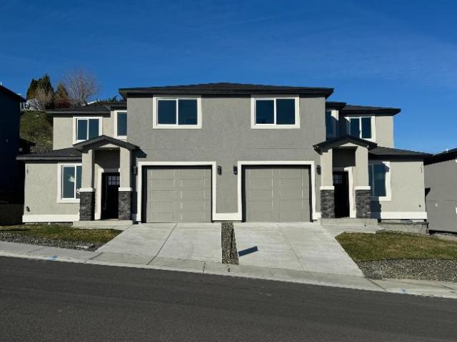3 Br, 3 bath, Townhouse/Brownstone/RowHouse 822 Rio Vista Loop
