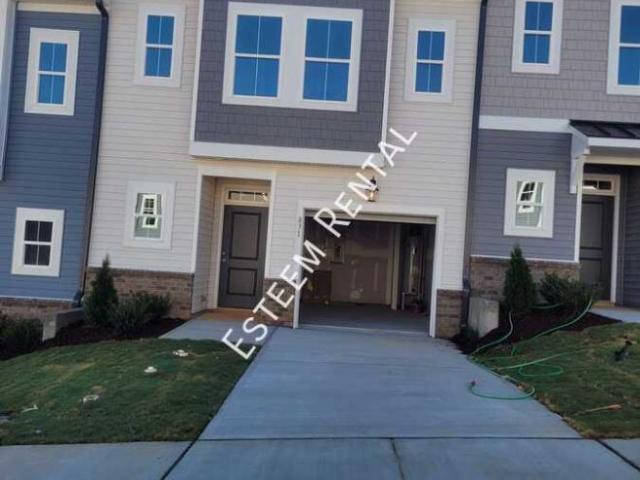 3 Br, 3 bath, Townhouse/Brownstone/RowHouse 831 Oak Center Dr
