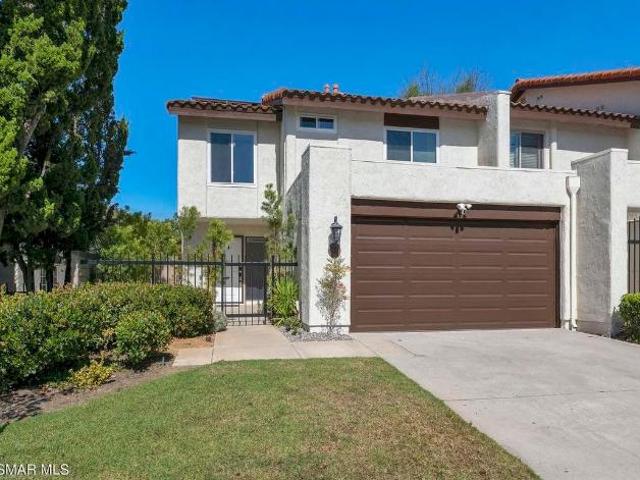 3 Br, 3 bath, Townhouse/Brownstone/RowHouse 833 Shadow Lake Dr