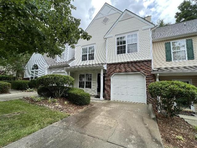 3 Br, 3 bath, Townhouse/Brownstone/RowHouse 8433 Southgate Commons Dr
