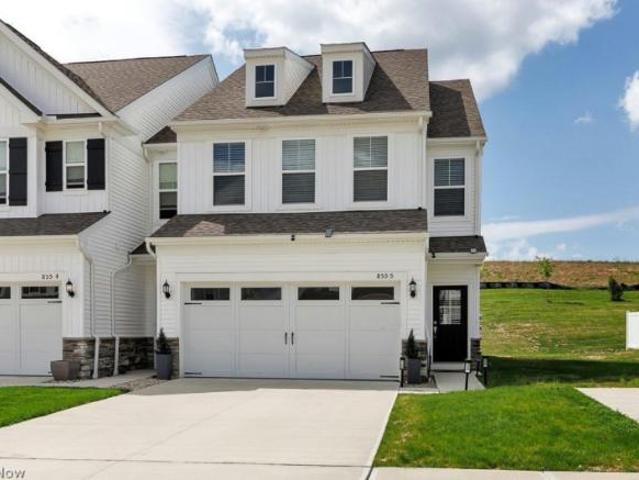 3 Br, 3 bath, Townhouse/Brownstone/RowHouse 855 5 Dipper Lane