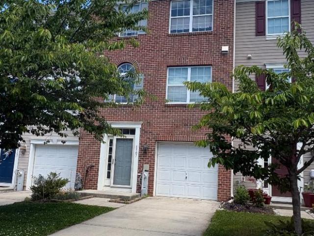 3 Br, 3 bath, Townhouse/Brownstone/RowHouse 8507 Stansbury Lake Dr