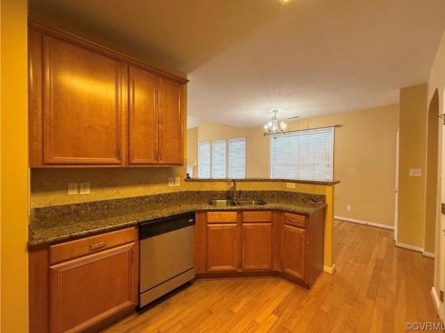 3 Br, 3 bath, Townhouse/Brownstone/RowHouse 850 Parkland Pl