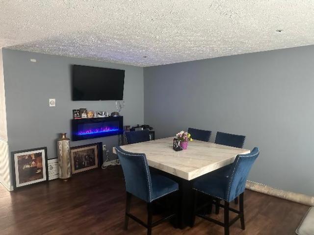 3 Br, 3 bath, Townhouse/Brownstone/RowHouse 8523 Grandhaven Ave