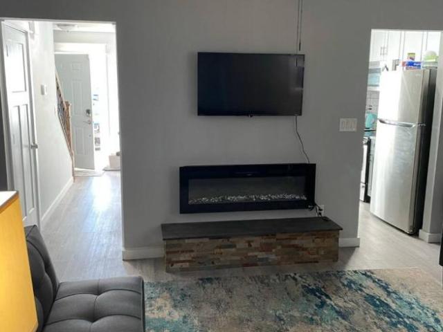 3 Br, 3 bath, Townhouse/Brownstone/RowHouse 870 Spence Cir