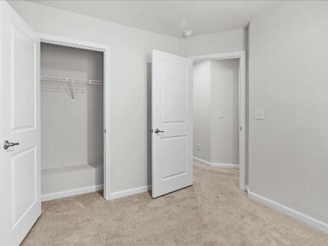 3 Br, 3 bath, Townhouse/Brownstone/RowHouse 8725 Red Canyon Way