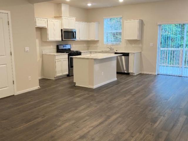3 Br, 3 bath, Townhouse/Brownstone/RowHouse 889 N 18th Ave