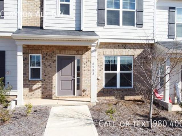 3 Br, 3 bath, Townhouse/Brownstone/RowHouse 8988 Clayton Aly