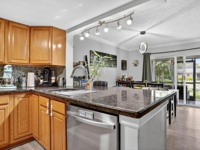 3 Br, 3 bath, Townhouse/Brownstone/RowHouse 9050 NW 28th Street