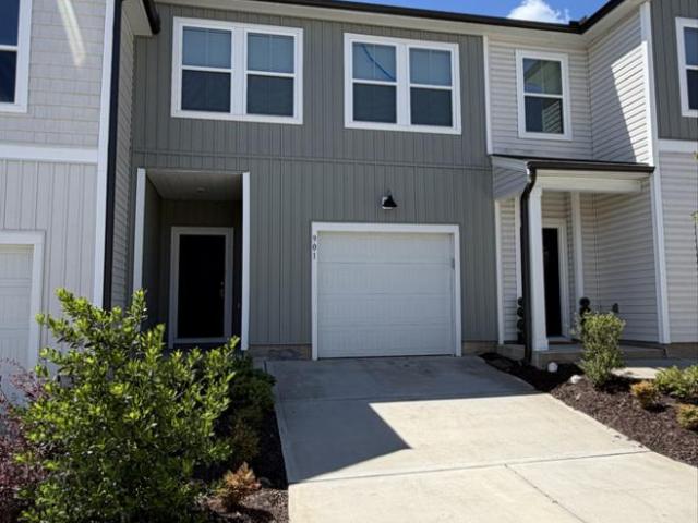 3 Br, 3 bath, Townhouse/Brownstone/RowHouse 901 Falls Grove Trl