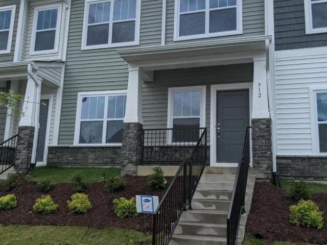 3 Br, 3 bath, Townhouse/Brownstone/RowHouse 912 Robbie Jackson Lane