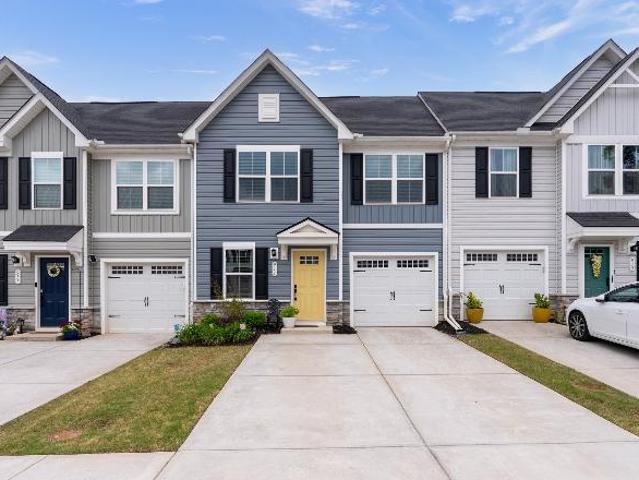 3 Br, 3 bath, Townhouse/Brownstone/RowHouse 913 Leyburn Ln