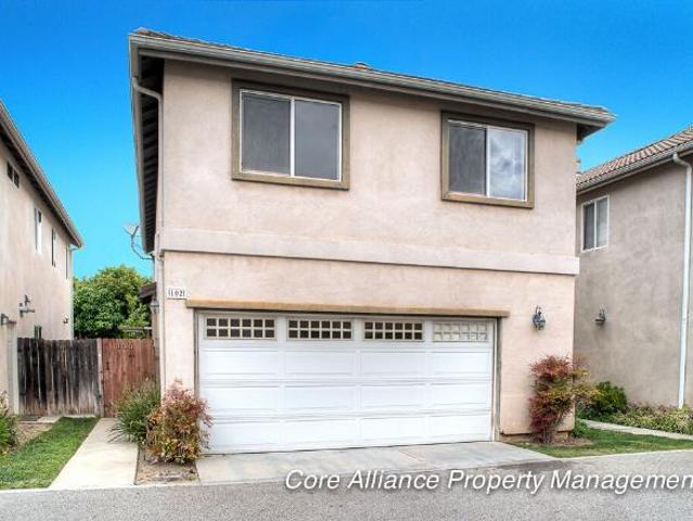 3 Br, 3 bath, Townhouse/Brownstone/RowHouse 9435 Noble Avenue