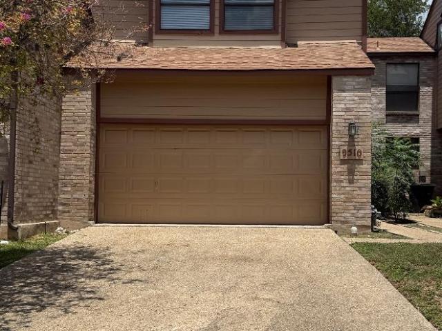 3 Br, 3 bath, Townhouse/Brownstone/RowHouse 9510 Scots Gln