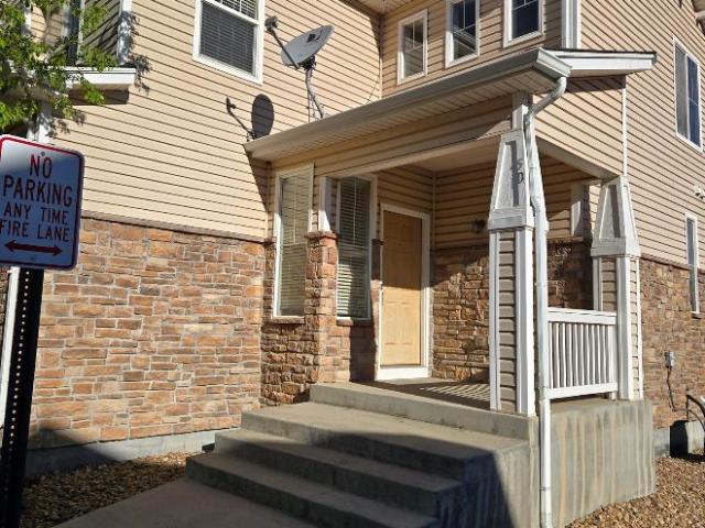 3 Br, 3 bath, Townhouse/Brownstone/RowHouse 9758 Laredo