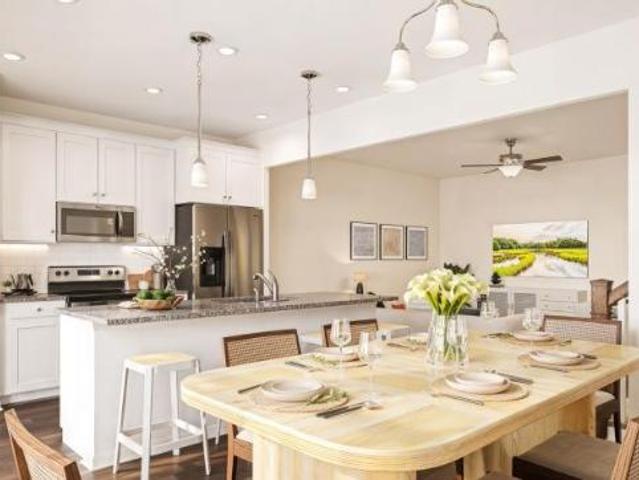 3 Br, 3 bath, Apartment 104 Roxanne Dr