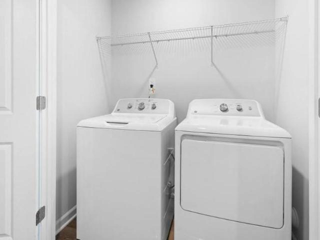 3 Br, 3 bath, Apartment 1096 Darrowby Ridge Cir