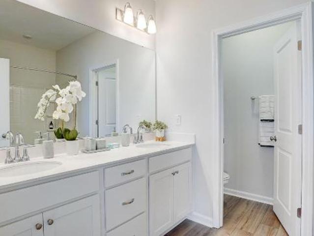3 Br, 3 bath, Apartment 101 Decatur Dr