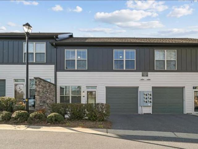 3 Br, 3 bath, Apartment 1027 Aubrey Ln