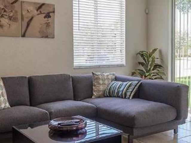 3 Br, 3 bath, Apartment 1140 SE 24th Road
