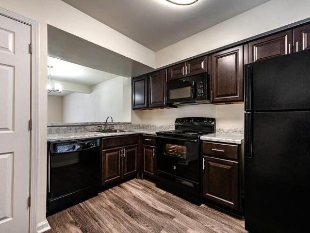 3 Br, 3 bath, Apartment 1150 Aruba Cir