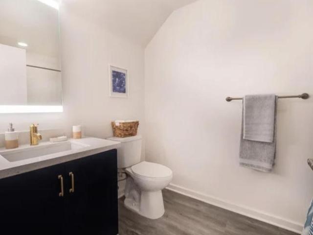 3 Br, 3 bath, Apartment 138 N Beaudry Ave