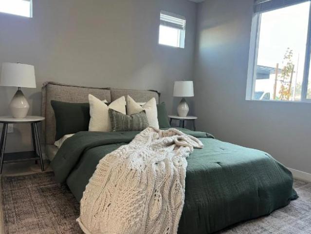 3 Br, 3 bath, Apartment 148 Peabody Rd