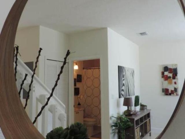 3 Br, 3 bath, Apartment 1427 SE 24th Road