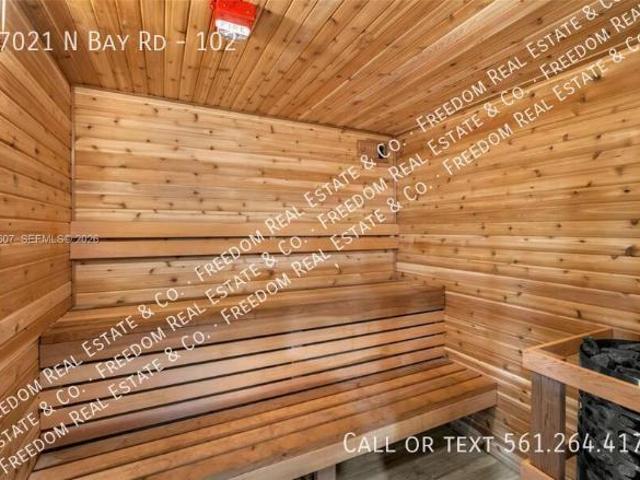3 Br, 3 bath, Apartment 17021 N Bay Rd