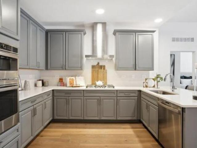 3 Br, 3 bath, Apartment 1850 Amberley Ct
