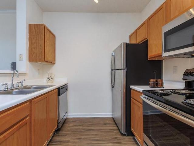 3 Br, 3 bath, Apartment 2002 Laysan Teal Ln