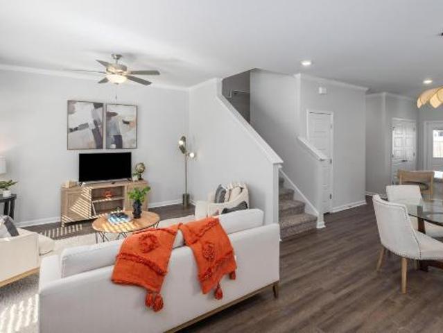 3 Br, 3 bath, Apartment 226 St Catherines Ct