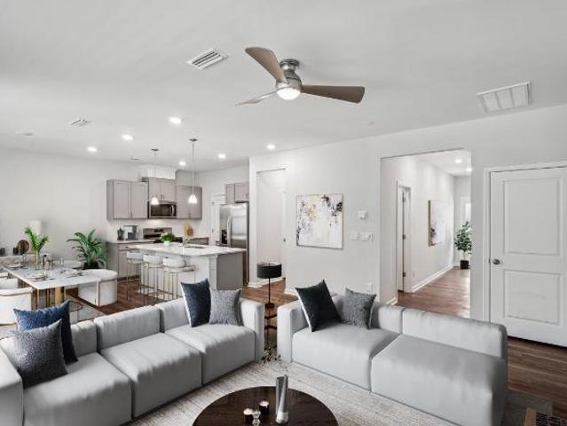 3 Br, 3 bath, Apartment 2751 Page Rd