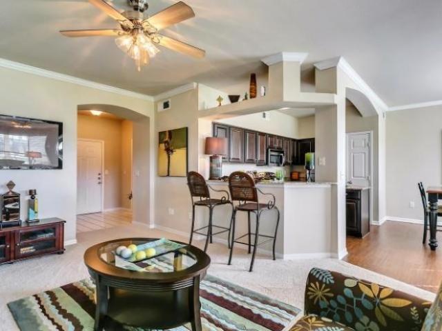 3 Br, 3 bath, Apartment 280 W Renner Road