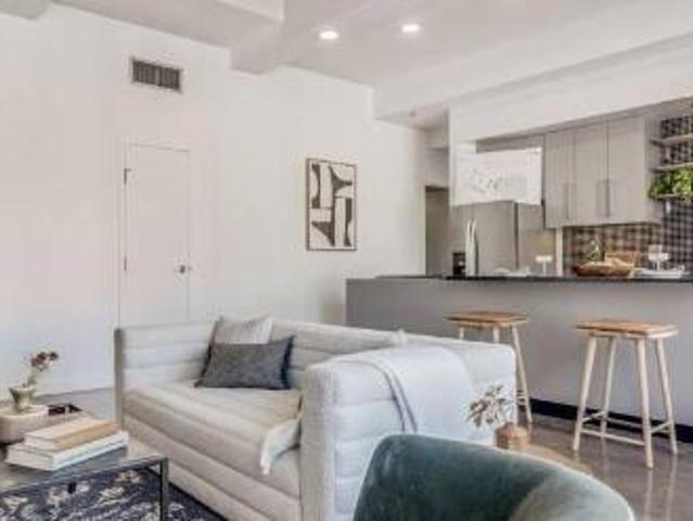 3 Br, 3 bath, Apartment 300 N Akard St
