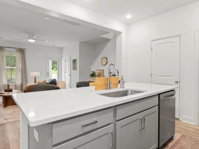 3 Br, 3 bath, Apartment 3029 Stonecrest Dr