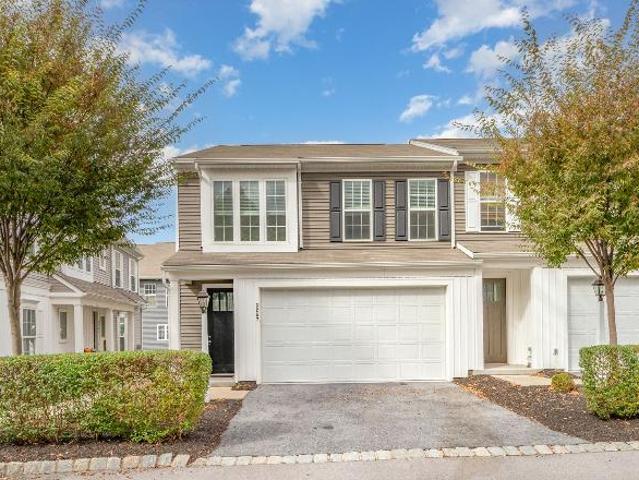 3 Br, 3 bath, Apartment 3257 Lark Way
