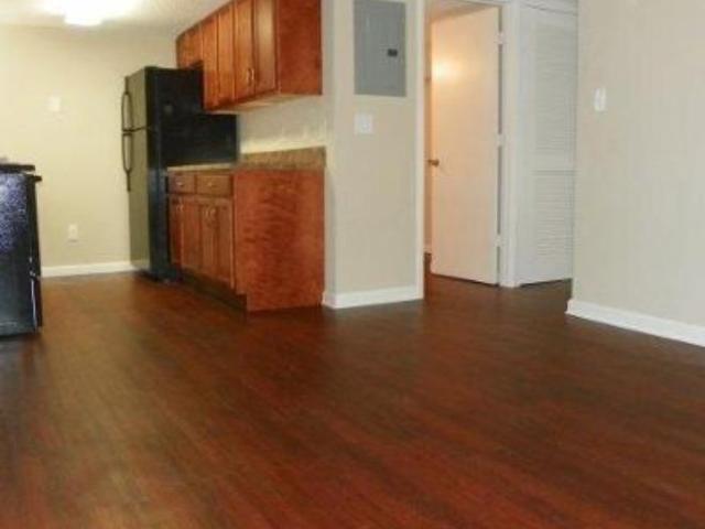 3 Br, 3 bath, Apartment 3200 Desert Drive