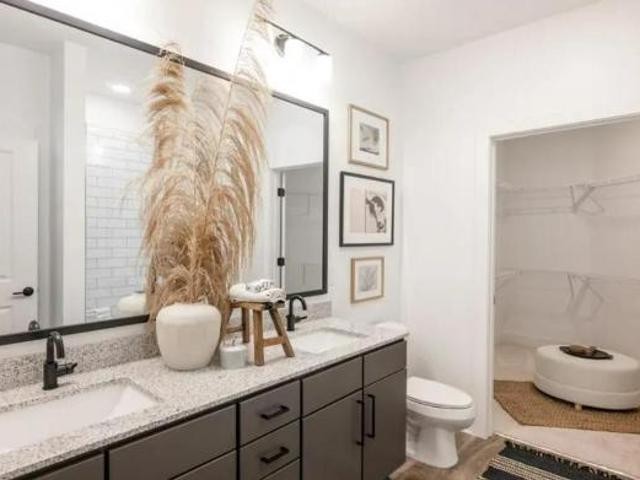 3 Br, 3 bath, Apartment 336 Chestnut Pky