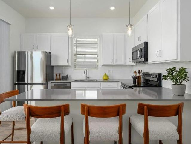 3 Br, 2 bath, Apartment 36635 W Honeycutt Rd