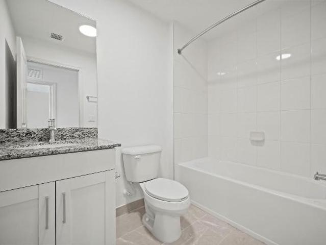 3 Br, 3 bath, Apartment 5600 NW Coventry Cir