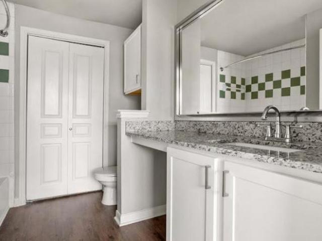 3 Br, 3 bath, Apartment 7927 Forest Lane