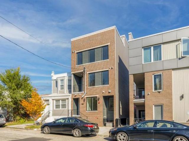 3 Br, 3 bath, Apartment 911 S 51st St