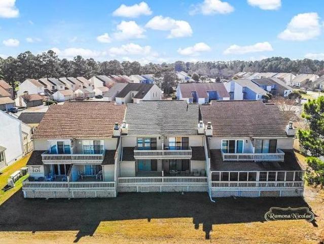 3 Br, 3 bath, Condo 4046 Fairway Lakes Dr