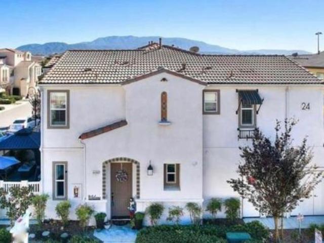 3 Br, 3 bath, Condo 44082 Calle Luz