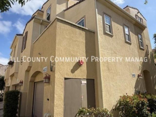 3 Br, 3 bath, Condo 44920 Honey Locust Dr