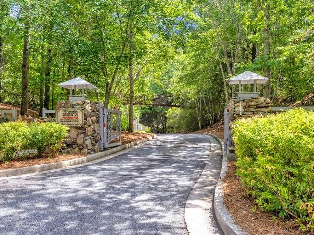 3 Br, 3 bath, Condo 490 Barnett Shoals Rd